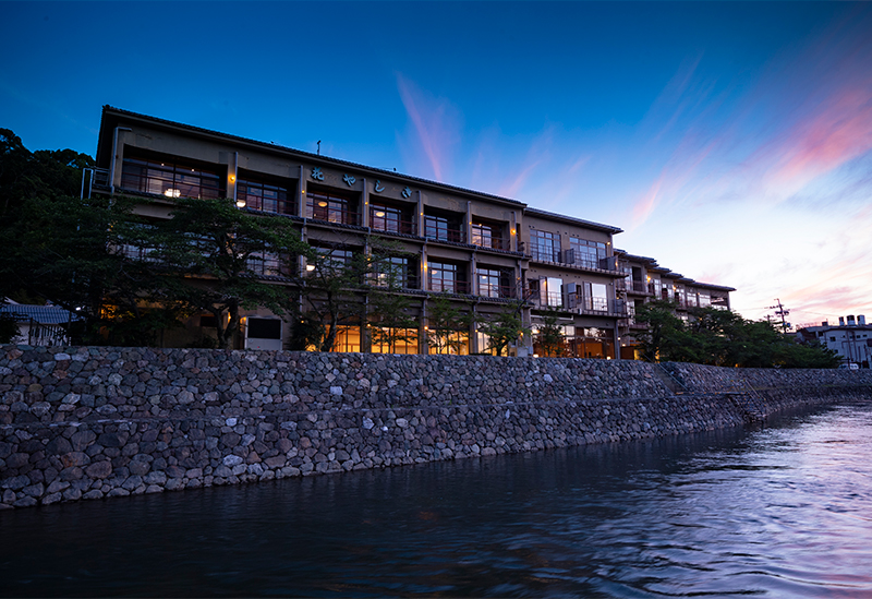 Hanayashiki Ukifune-en: A Hotel Where You Can Enjoy Kyoto Cuisine While ...